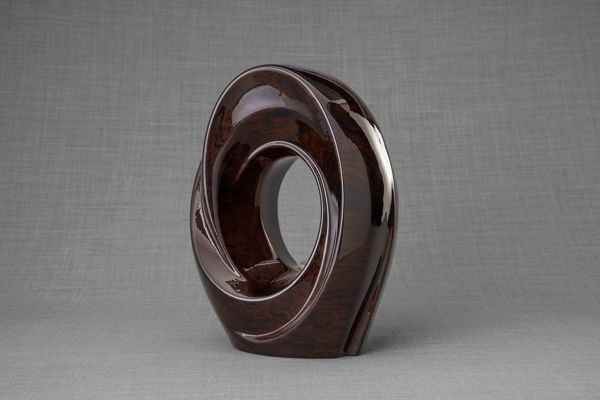 Hydro Dipping Cremation Urns | Pulvis Art Urns